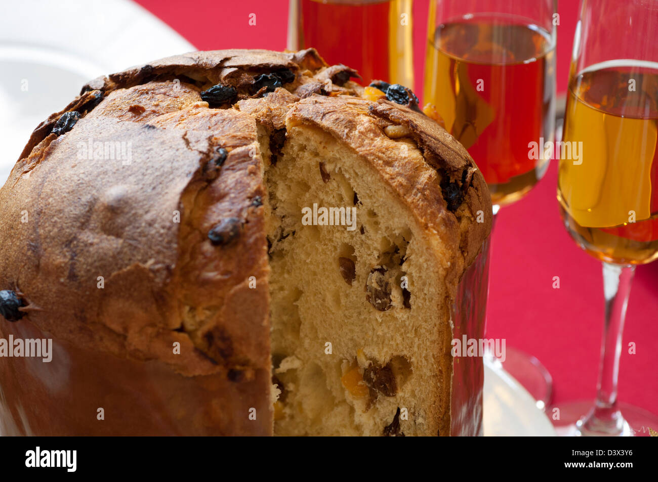 Traditional panettone hi-res stock photography and images - Alamy