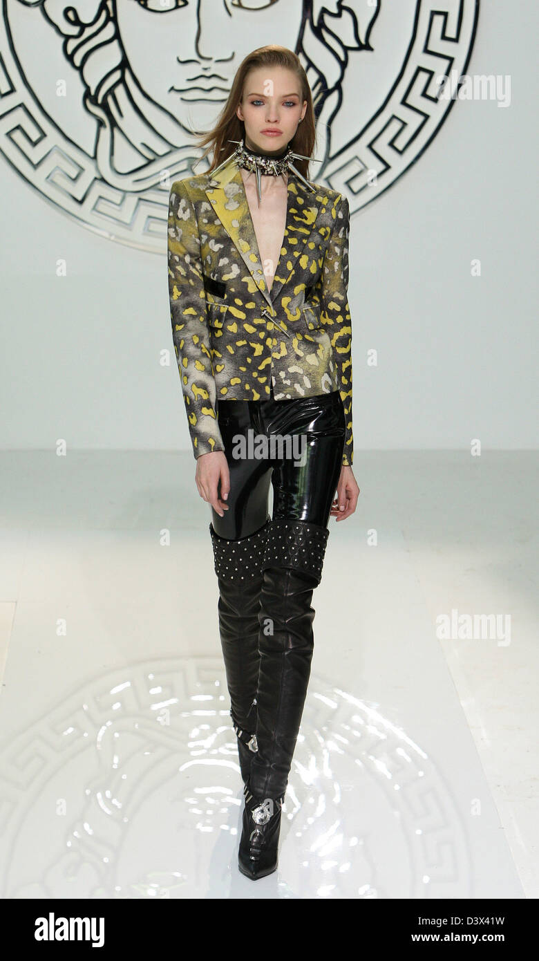 Versace A/W 2013/14 collection shown during the third day of Milan ...