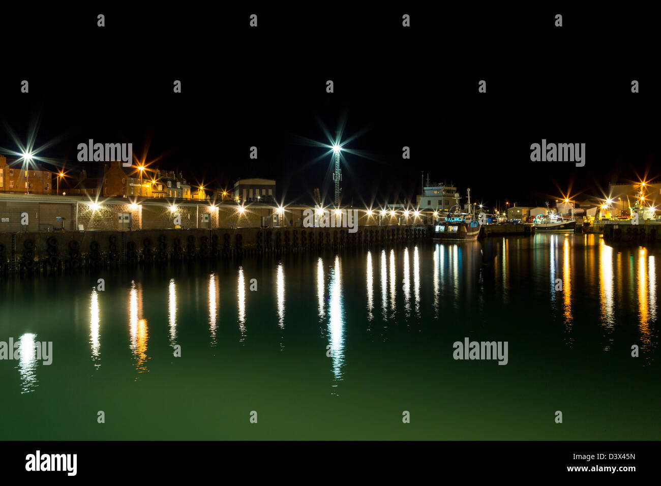 Peterhead Fishmarket At Night Photo Stock Photo - Alamy