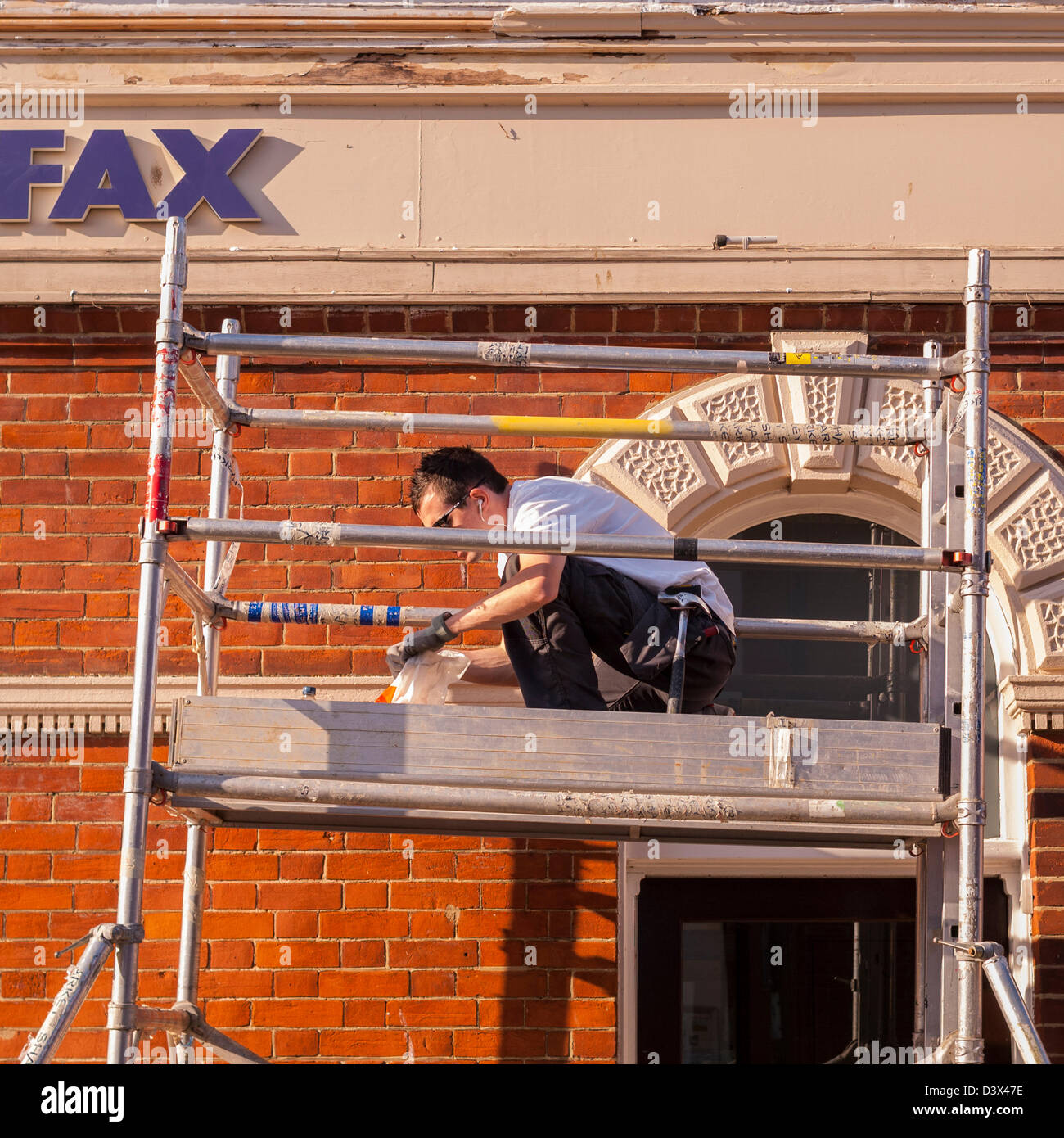 Scaffold tower hi-res stock photography and images - Alamy