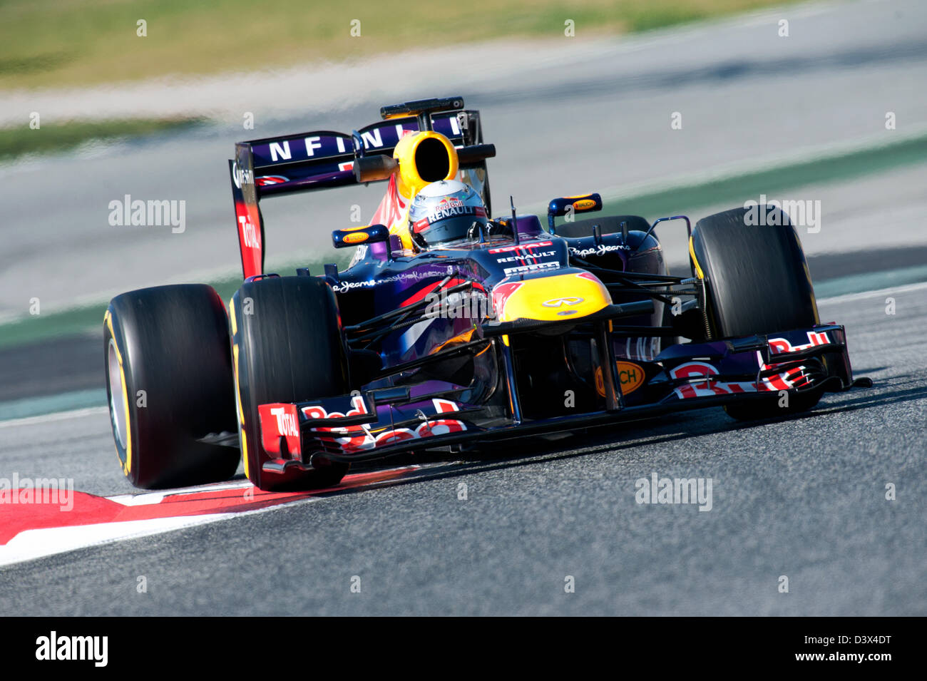 Red bull renault rb9 hi-res stock photography and images - Alamy