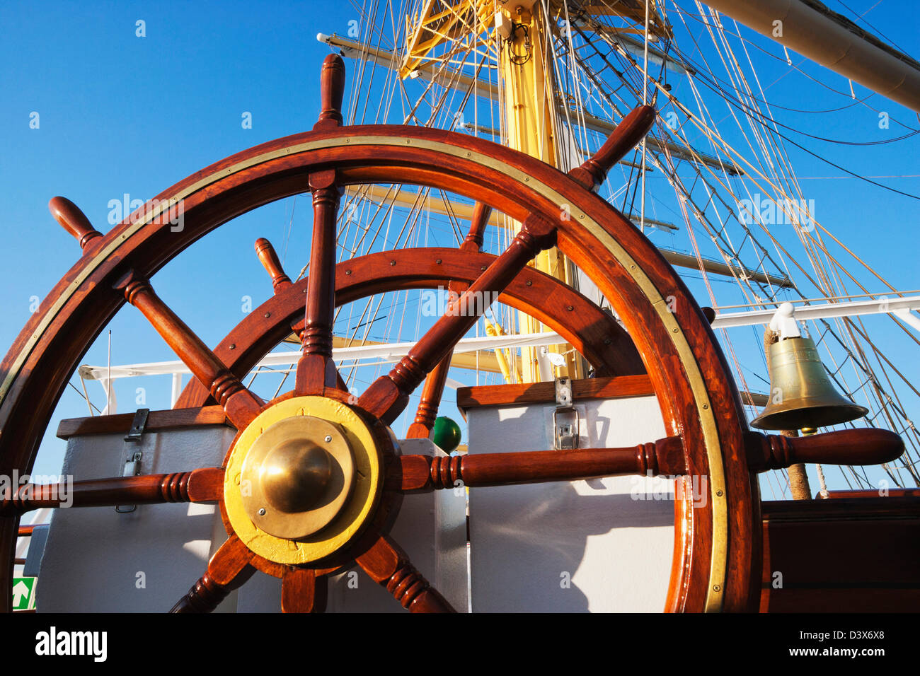 Tall ship helm hi-res stock photography and images - Alamy