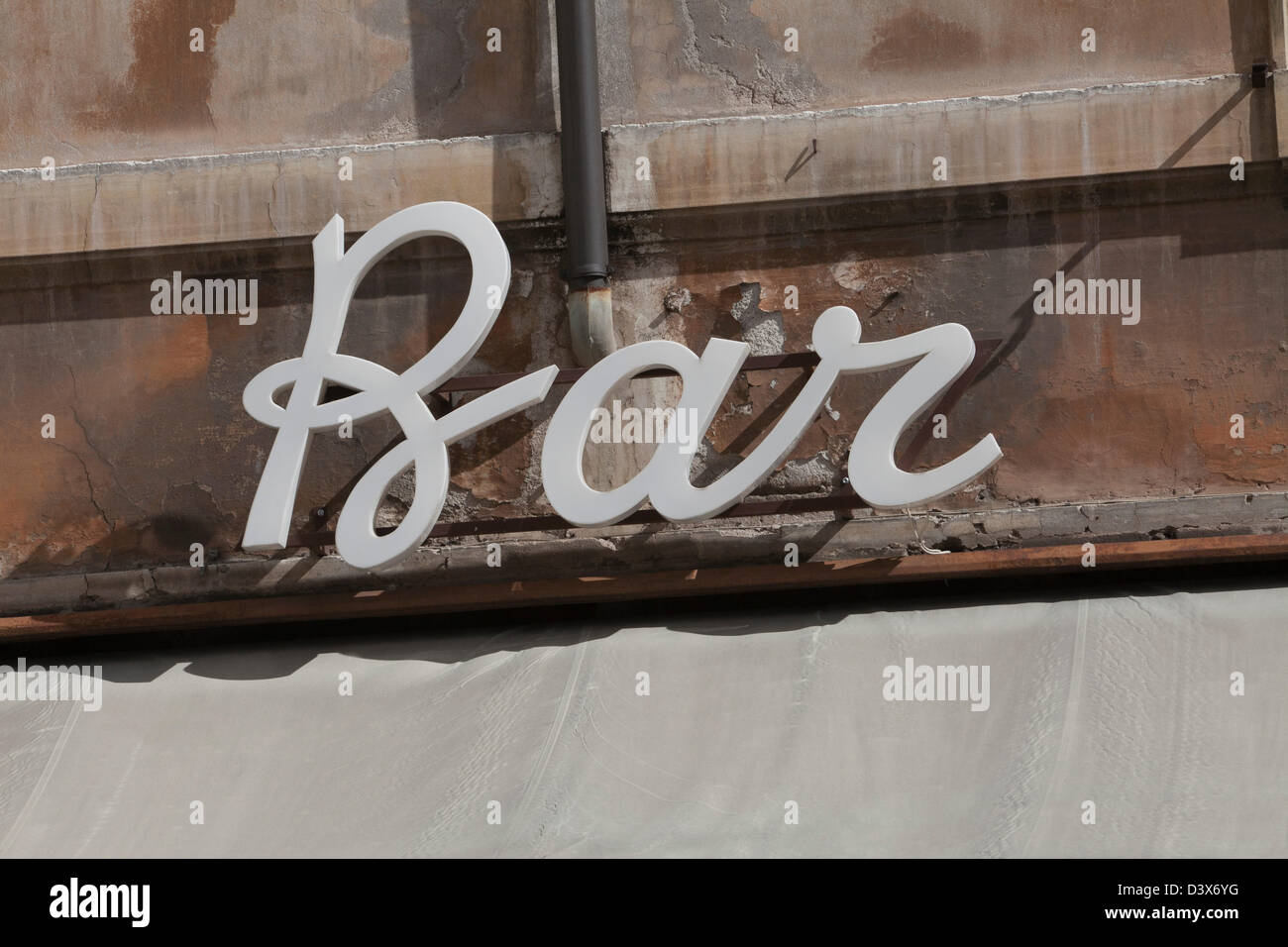 Bar sign hi-res stock photography and images - Alamy