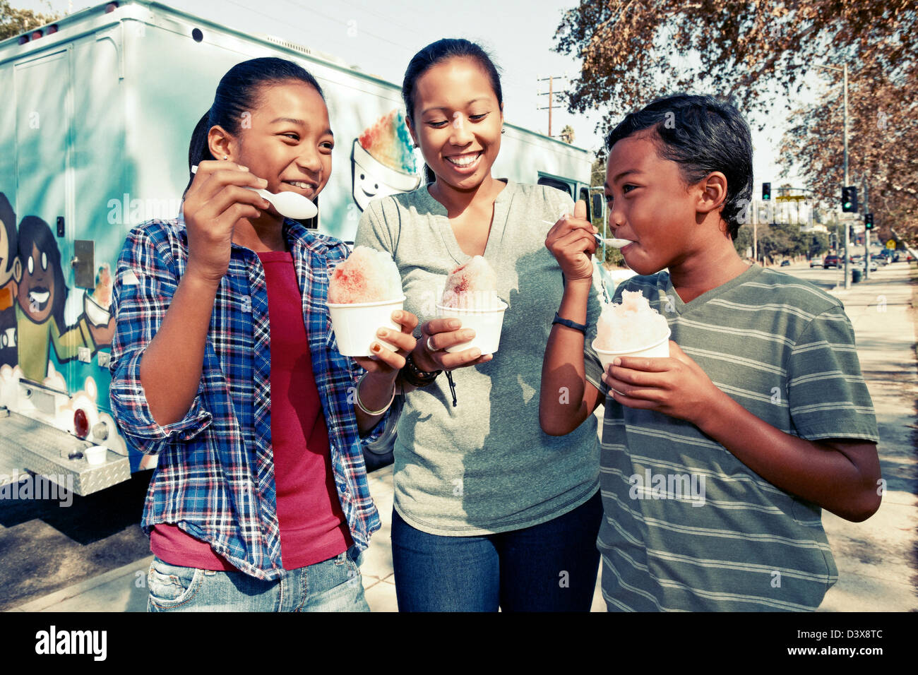 Family eating ice cream from truck Stock Photo - Alamy Family eating ice cream from truck Stock Photo - Alamy