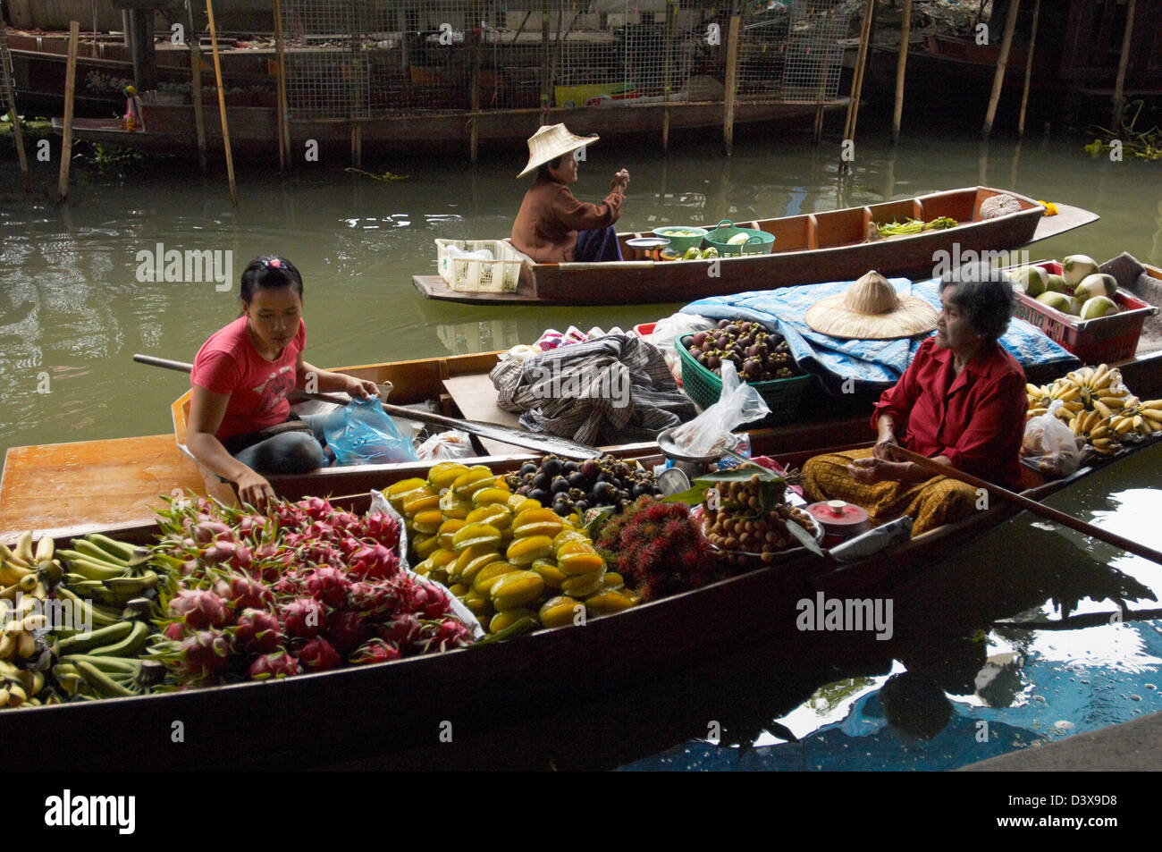 Damnoen Saduak Floating Market Stock Photo - Alamy
