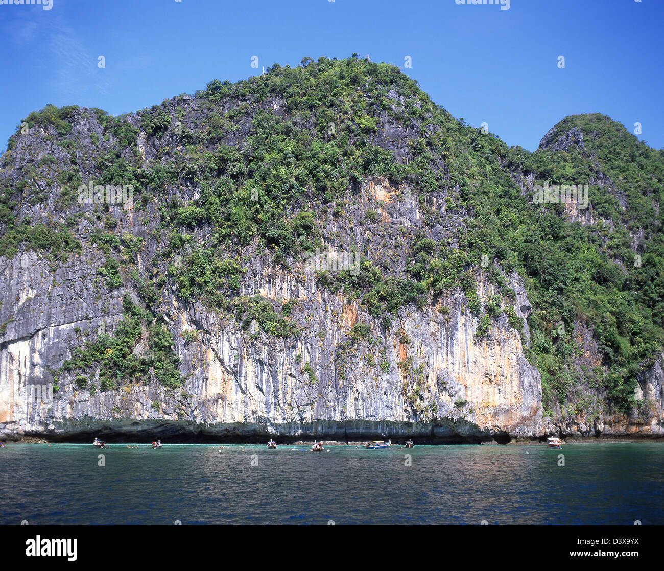 Limestone monoliths in Phang Nga Bay, Phang Nga Province, Thailand ...