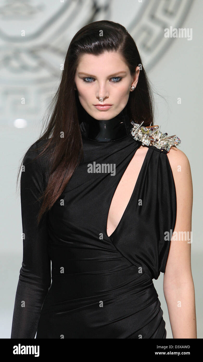 Versace A/W 2013/14 collection shown during the third day of Milan ...