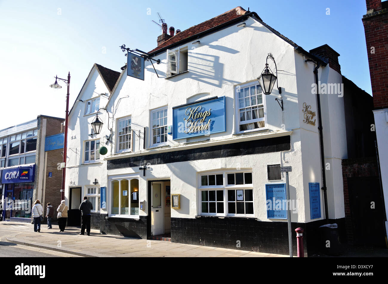 The Kings Head Pub, Guildford Street, Chertsey, Surrey, England, United ...