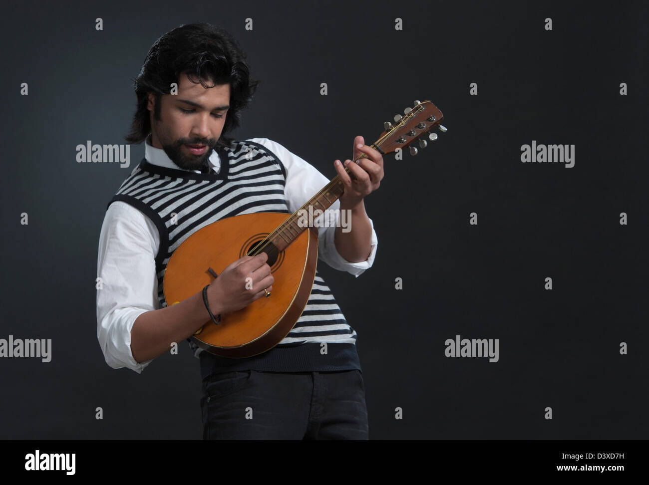 Three stringed lute hi-res stock photography and images - Alamy