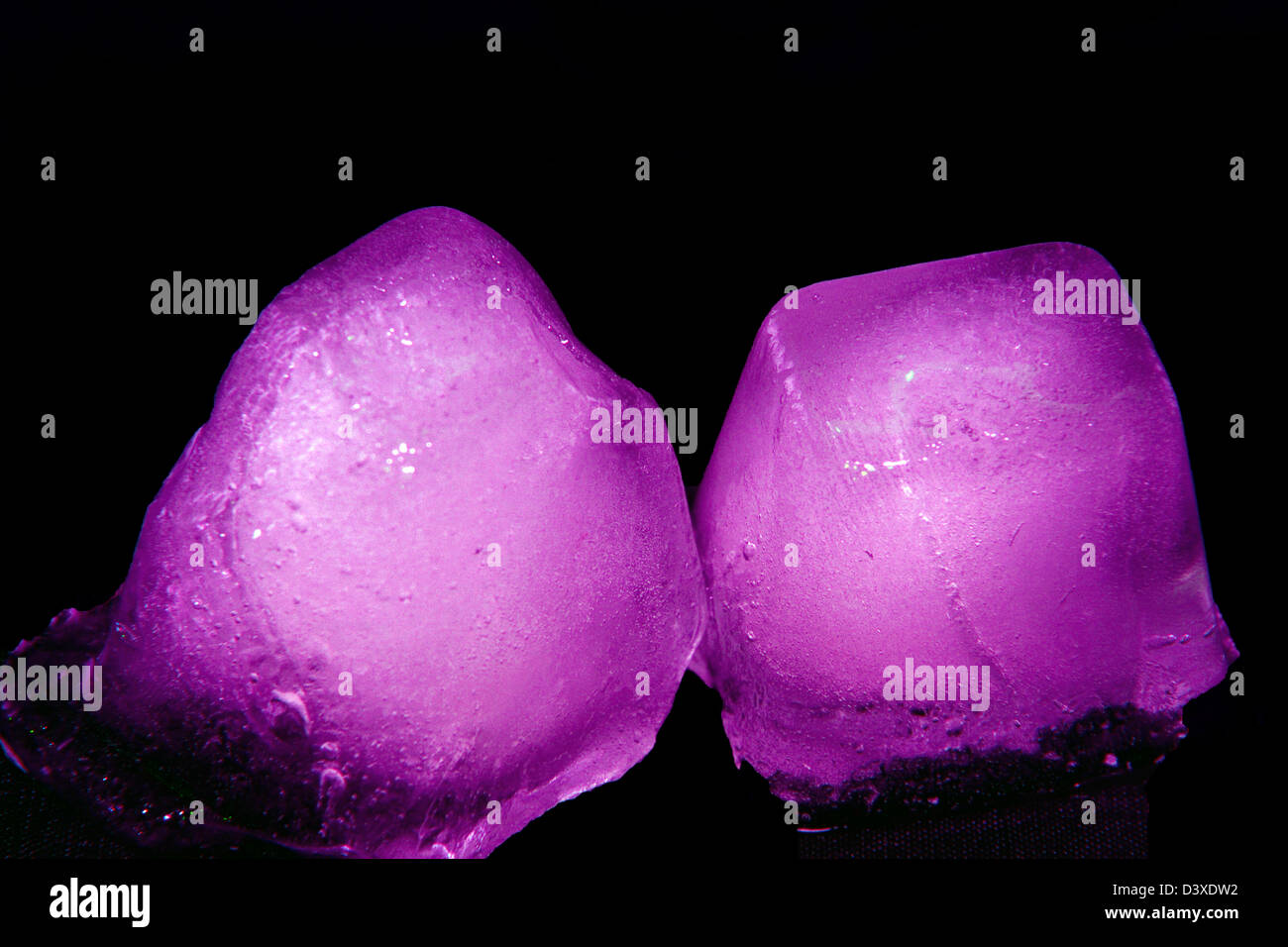 Purple cubes hi-res stock photography and images - Alamy