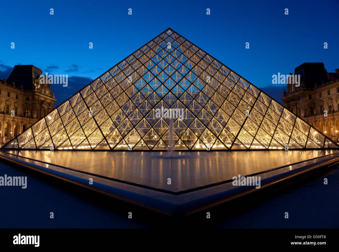 Louvre piramid hi-res stock photography and images - Alamy