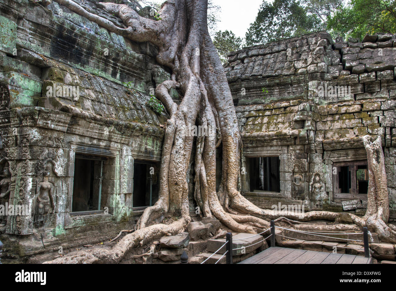 Angkor Wat ruins Stock Photo - Alamy