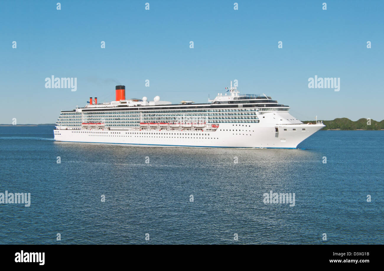 Ship liner boat hi-res stock photography and images - Alamy