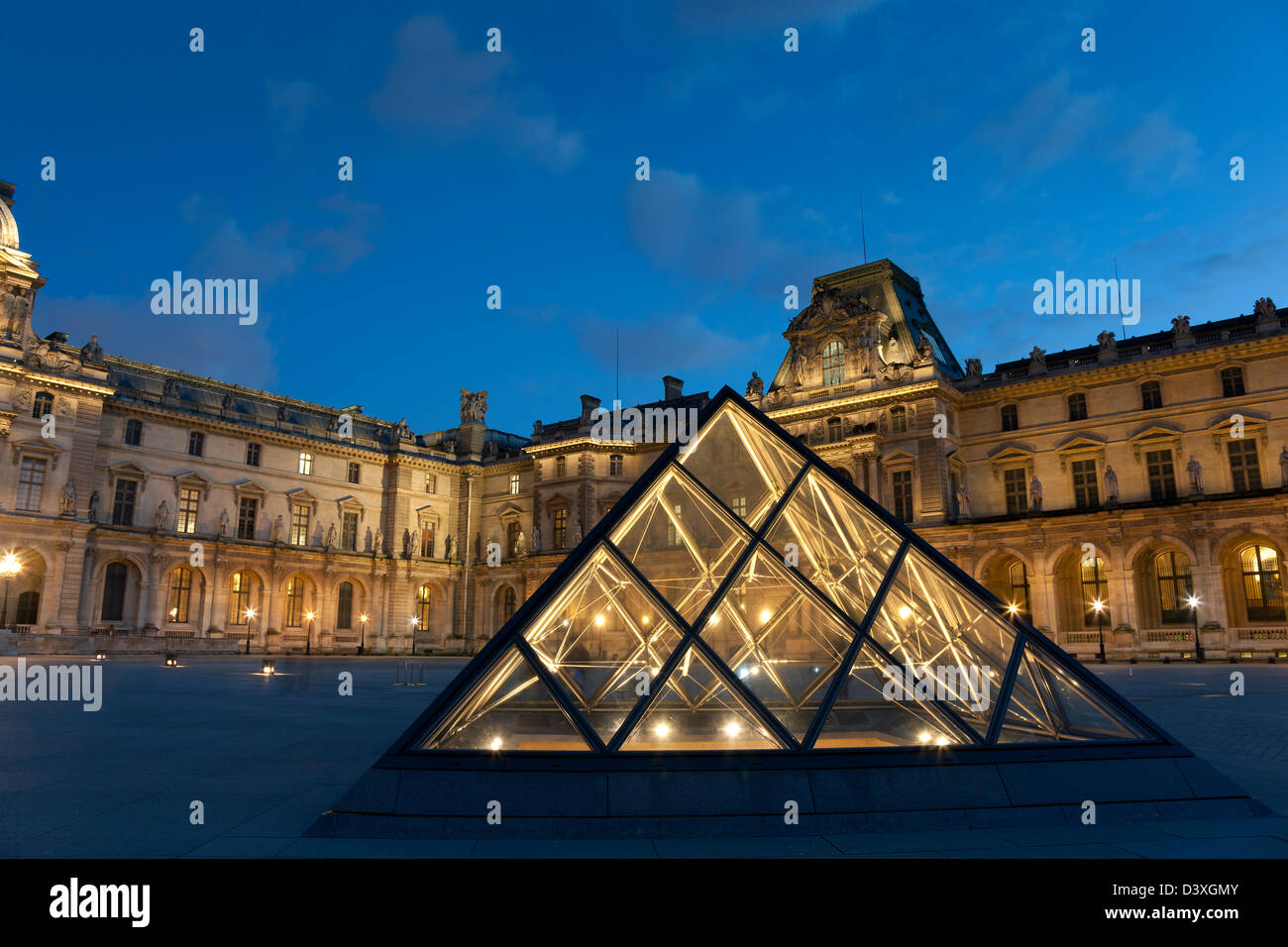 Louvre piramid hi-res stock photography and images - Alamy