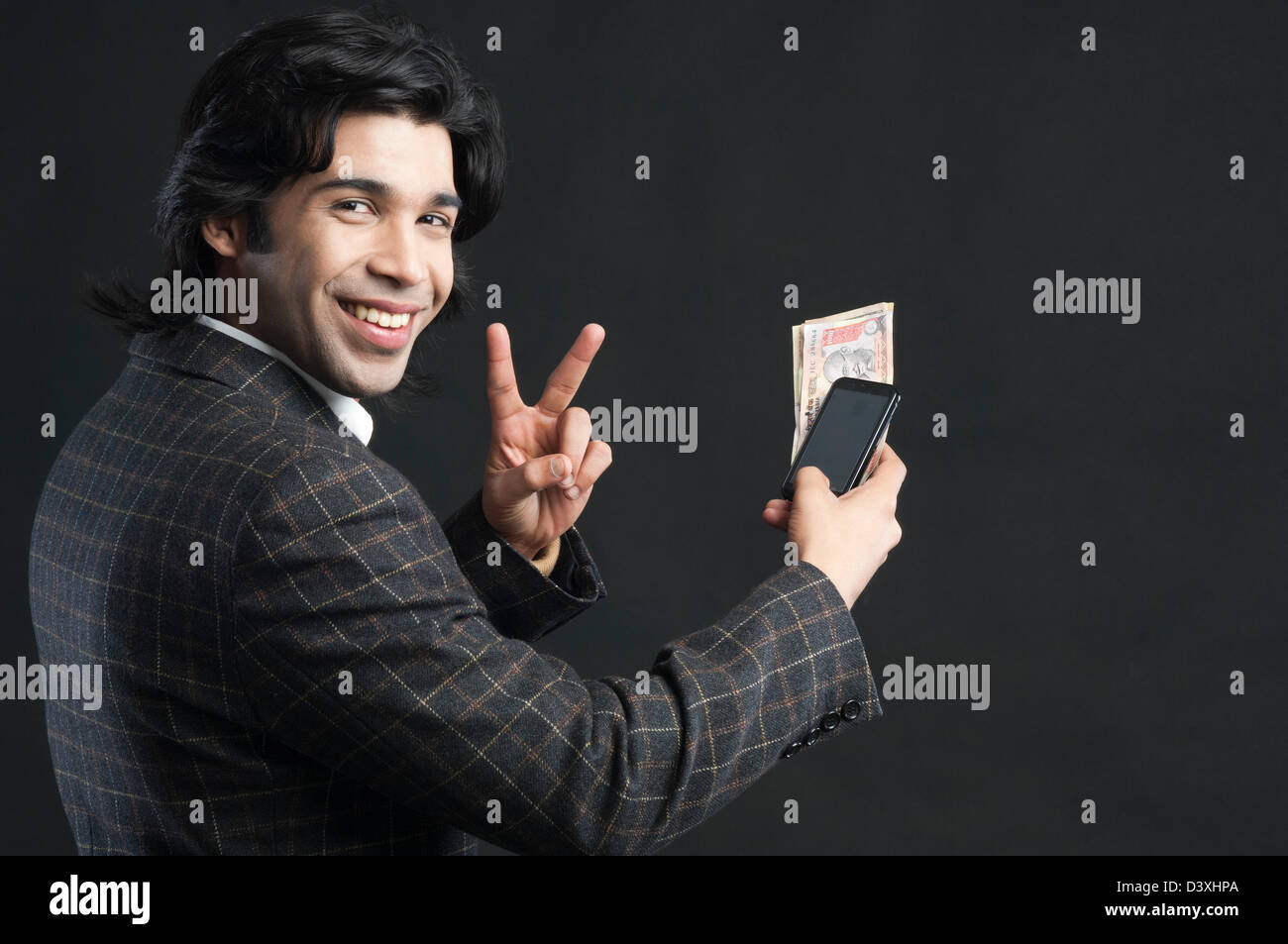 India mobile banking hi-res stock photography and images - Alamy