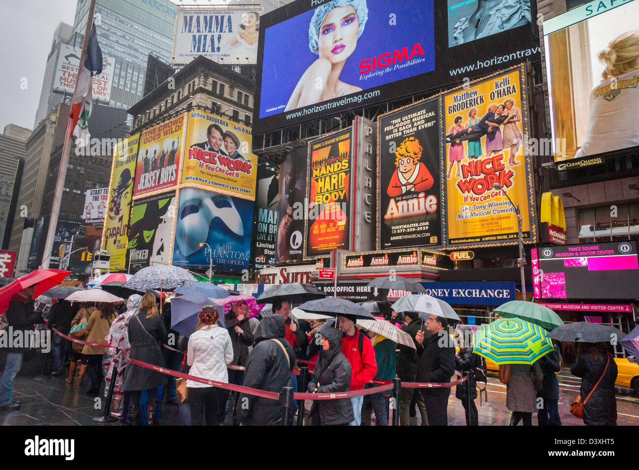 Annie broadway hi-res stock photography and images - Alamy