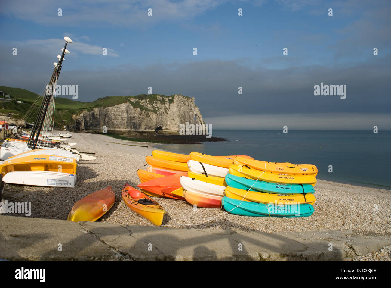 The sea cliffs and beach at Etretat, Normandy, France Stock Photo - Alamy