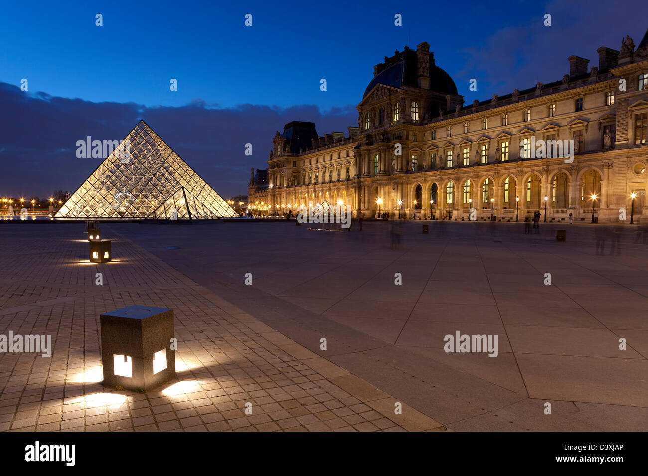 Louvre piramid hi-res stock photography and images - Alamy