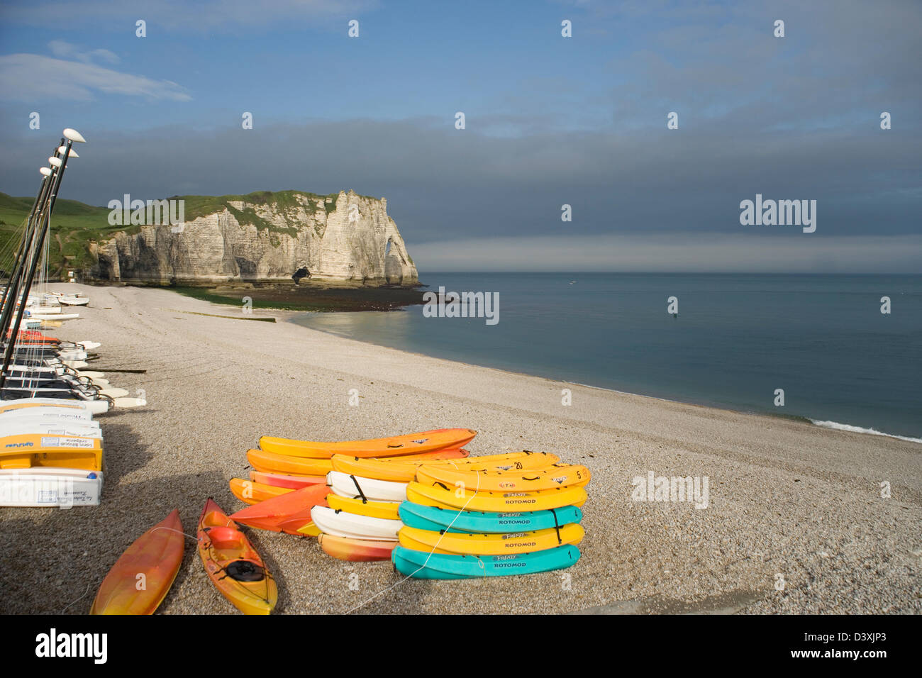 The sea cliffs and beach at Etretat, Normandy, France Stock Photo - Alamy