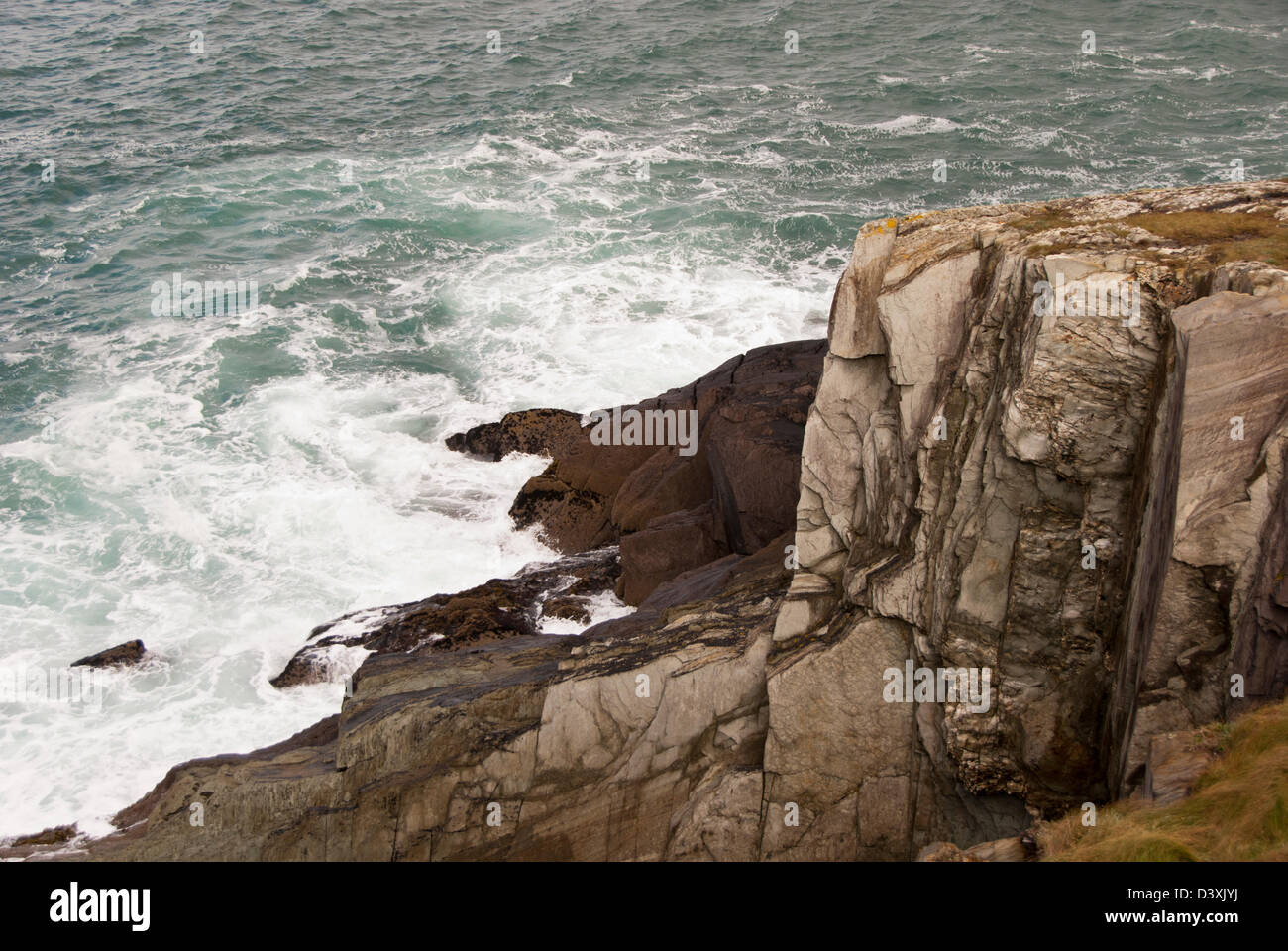 Waves Crashing Cliff High Resolution Stock Photography and Images - Alamy