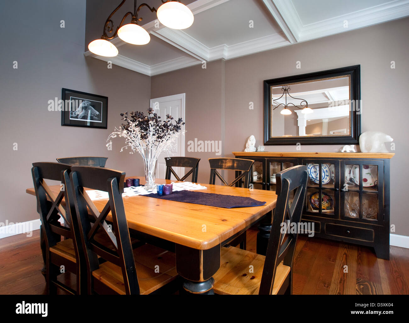 Country style dining hi-res stock photography and images - Alamy
