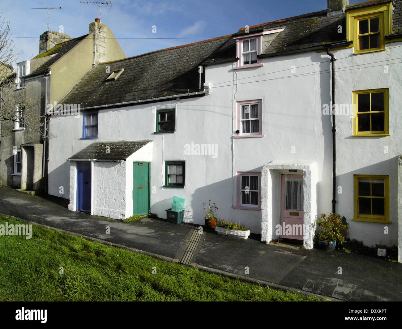 Row of Portland stone terraced houses Stock Photo - Alamy
