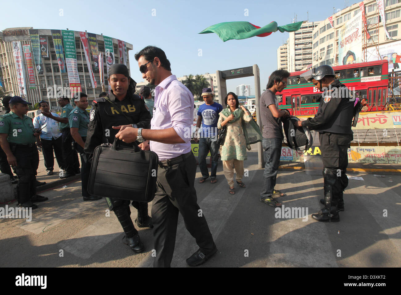 Feb. 26, 2013 - Dhaka, Bangladesh - Bangladeshi security force RAB ...