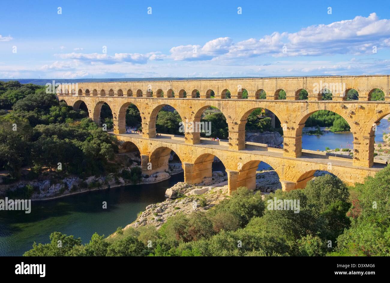 Pont du gard hi-res stock photography and images - Alamy