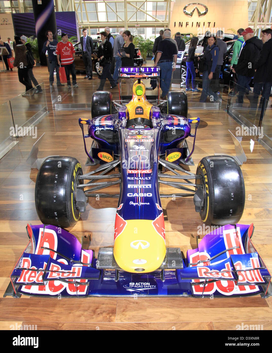 Red bull racing car hi-res stock photography and images - Alamy