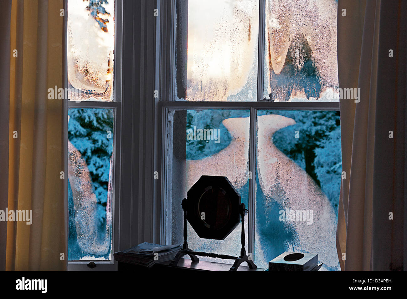 Ice on the windows hi-res stock photography and images - Alamy