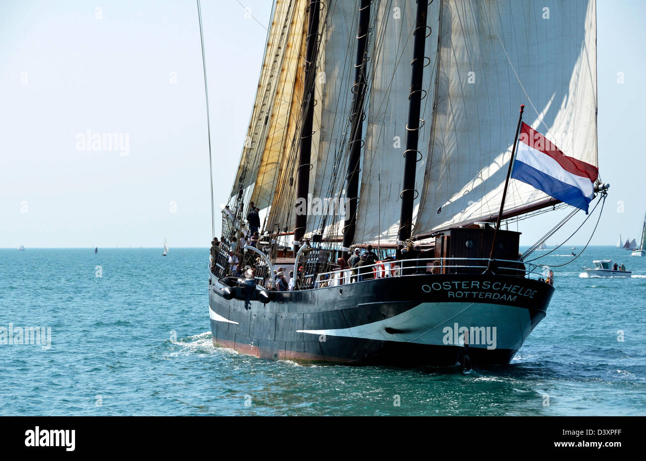 Three masted sailing ship in port hi-res stock photography and images ...