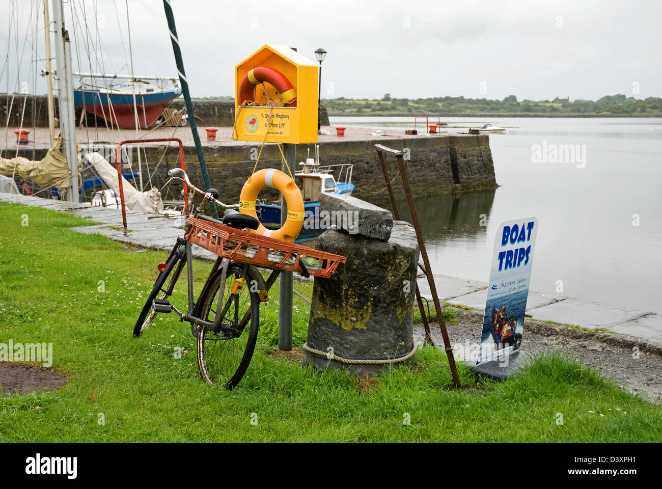 Kinvara Harbour, Sea Port Village, Co Galway, Ireland Stock Photo - Alamy