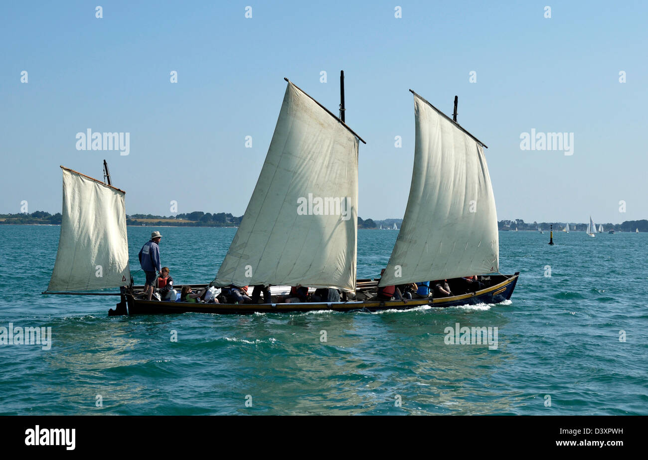 Gig (Bantry Bay Gig, sail and oar boat) currently under sail regatta ...