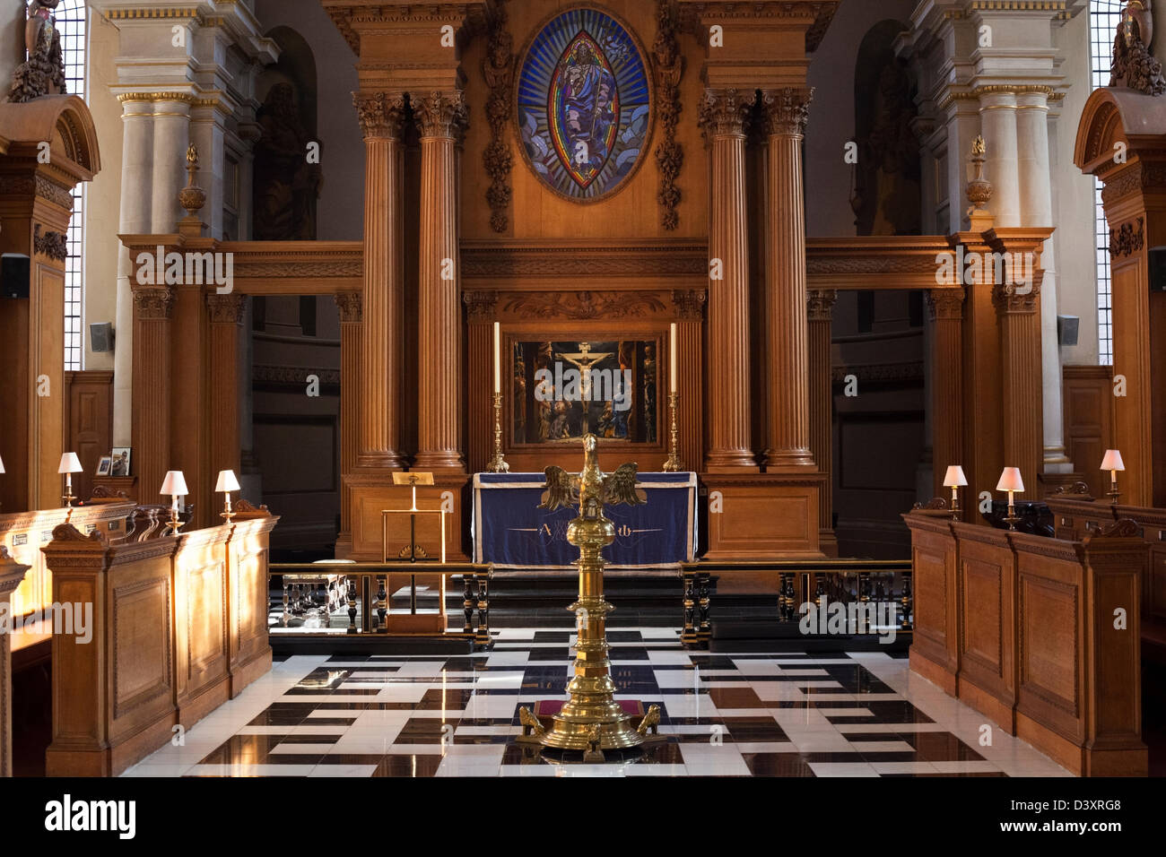 Altar, St Bride's Church, Fleet Street, London Stock Photo - Alamy