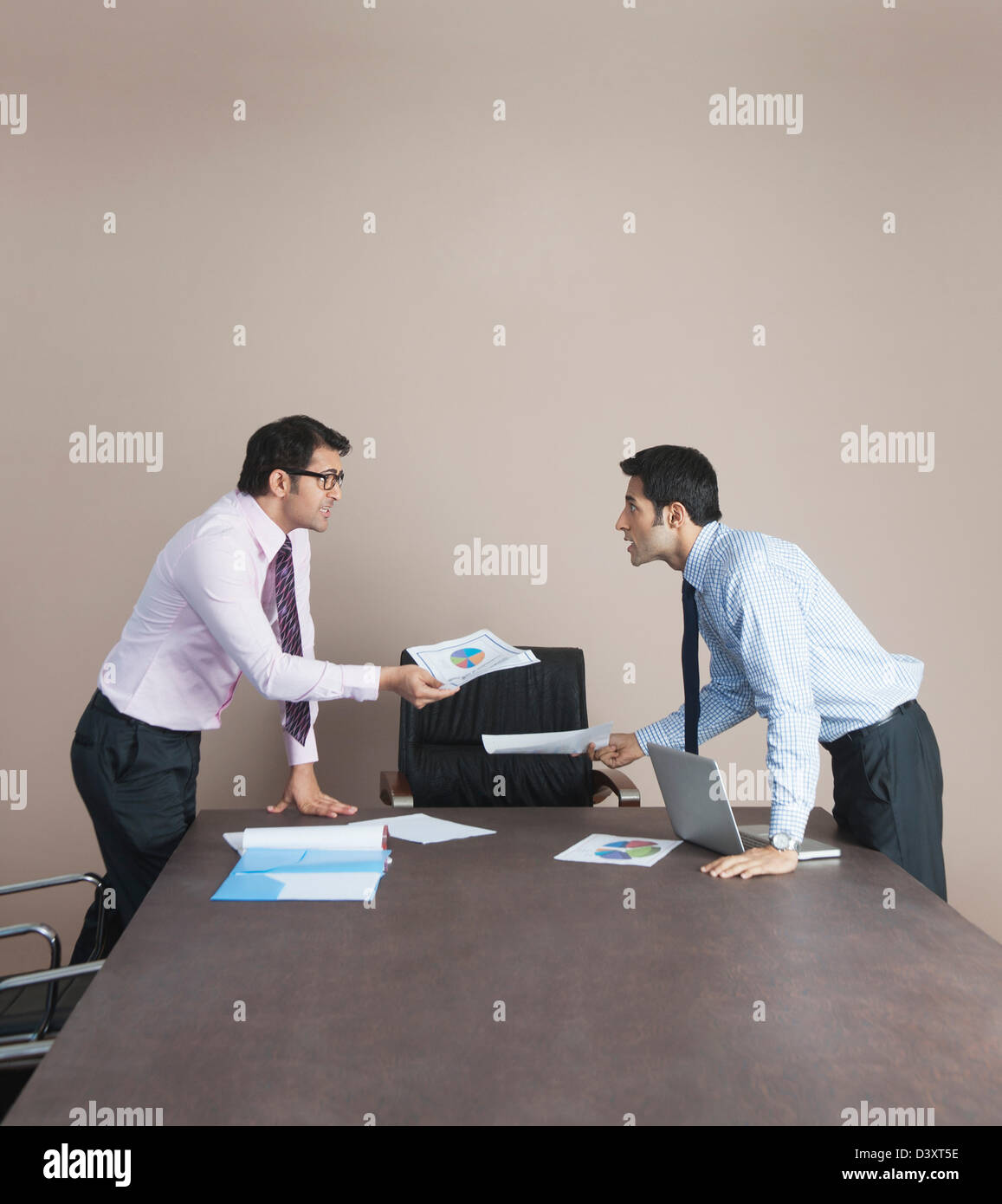 Two men shouting at each other hi-res stock photography and images - Alamy