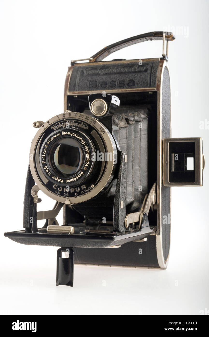 Voigtlander film camera hi-res stock photography and images - Alamy
