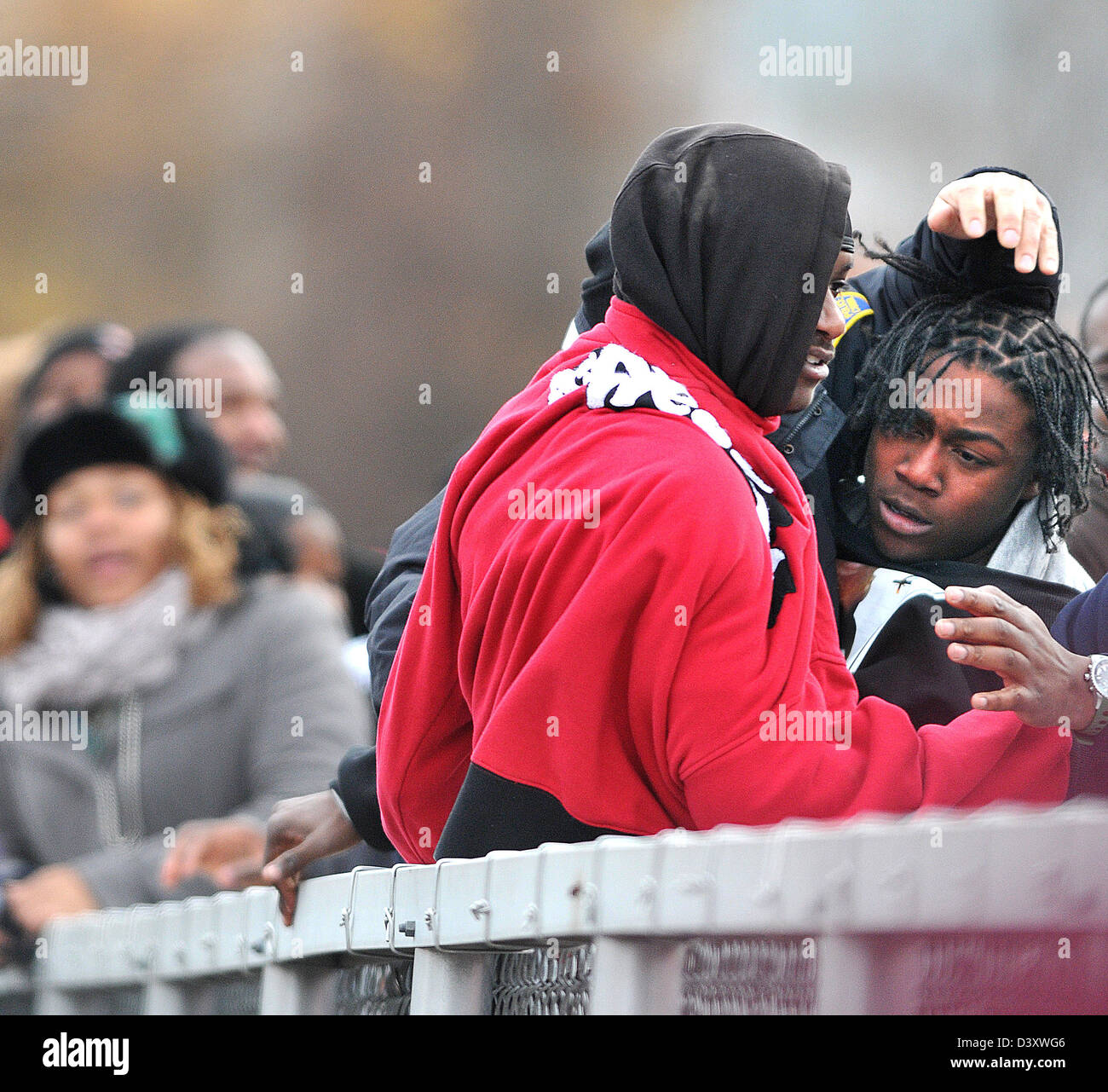 Football fans fighting hi-res stock photography and images - Alamy