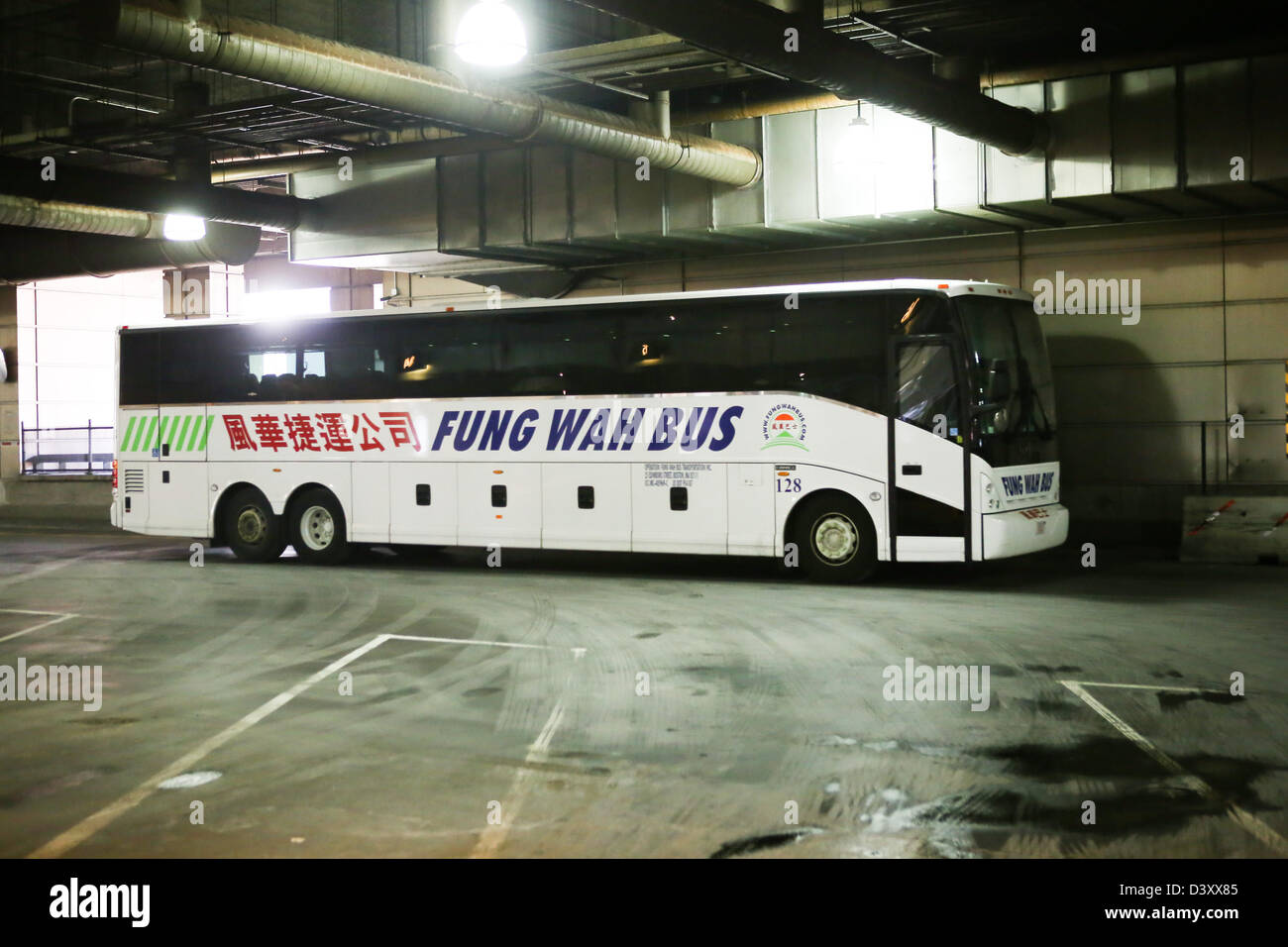 Fung wah bus hi-res stock photography and images - Alamy