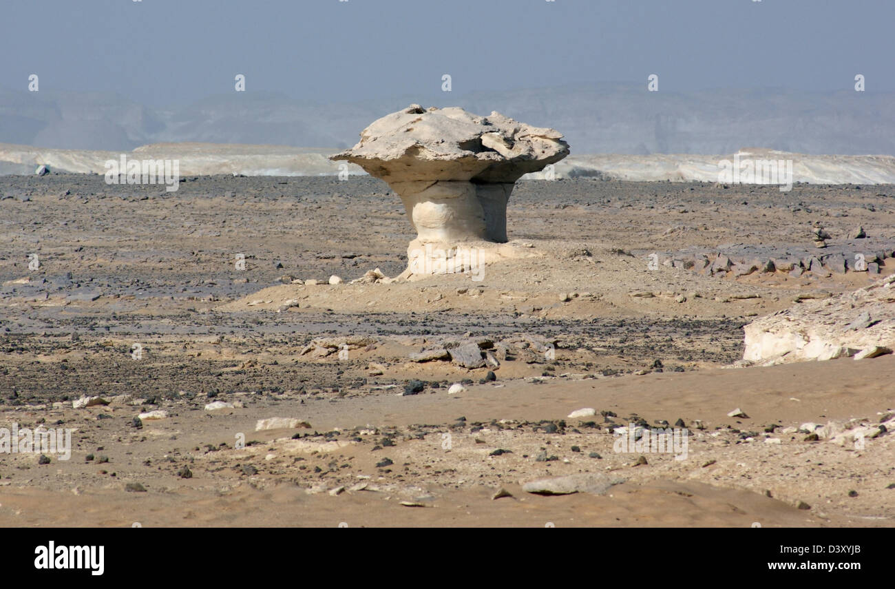 the white desert with rock formation in Egypt Stock Photo - Alamy