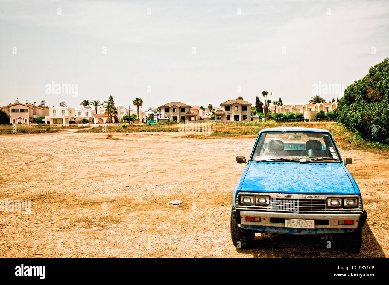 lone rusty car parked in a desolate scenery Stock Photo - Alamy