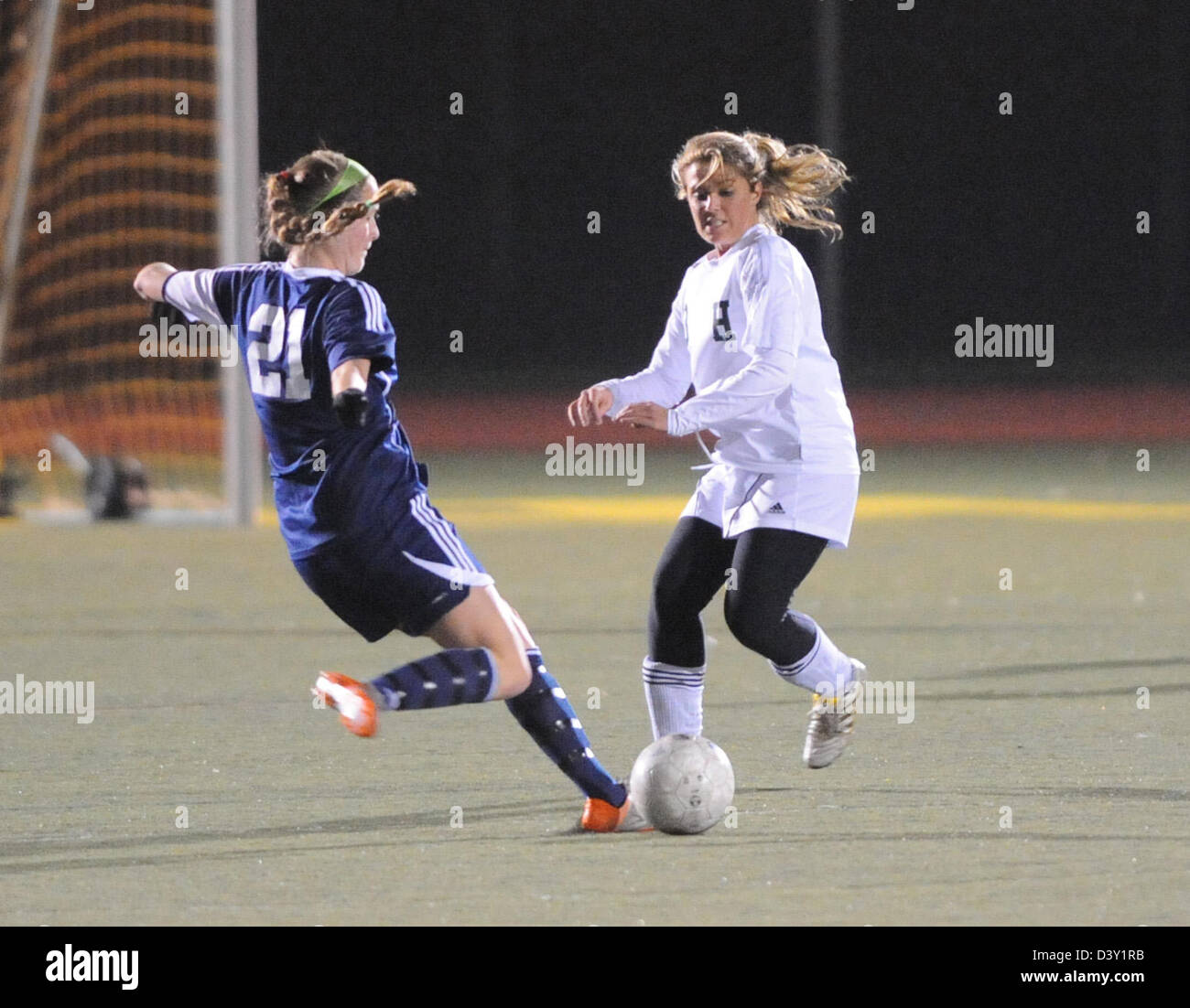 Girls in action hi-res stock photography and images - Alamy