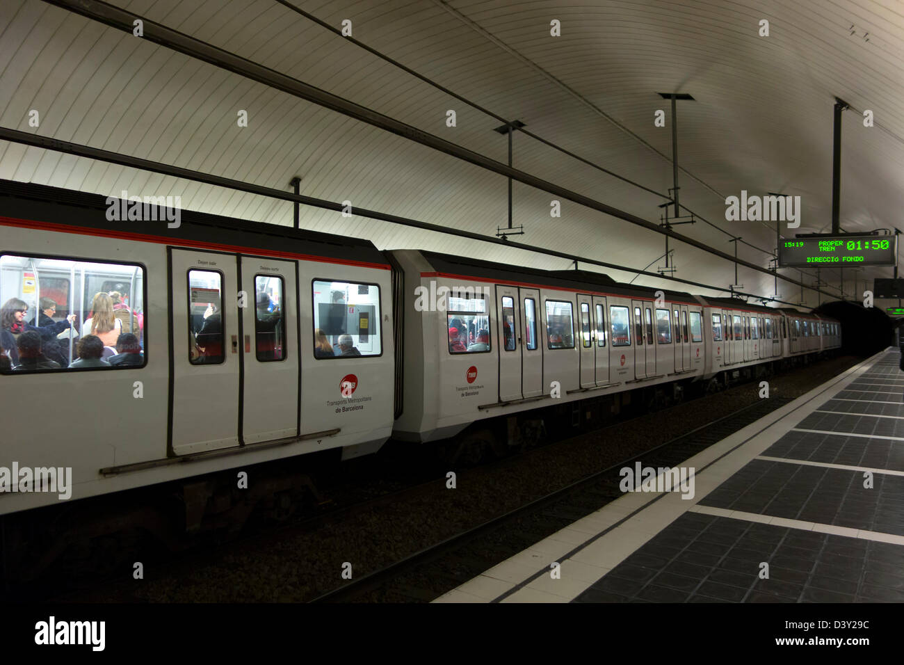Train carriage at underground metro station platform in Barcelona ...