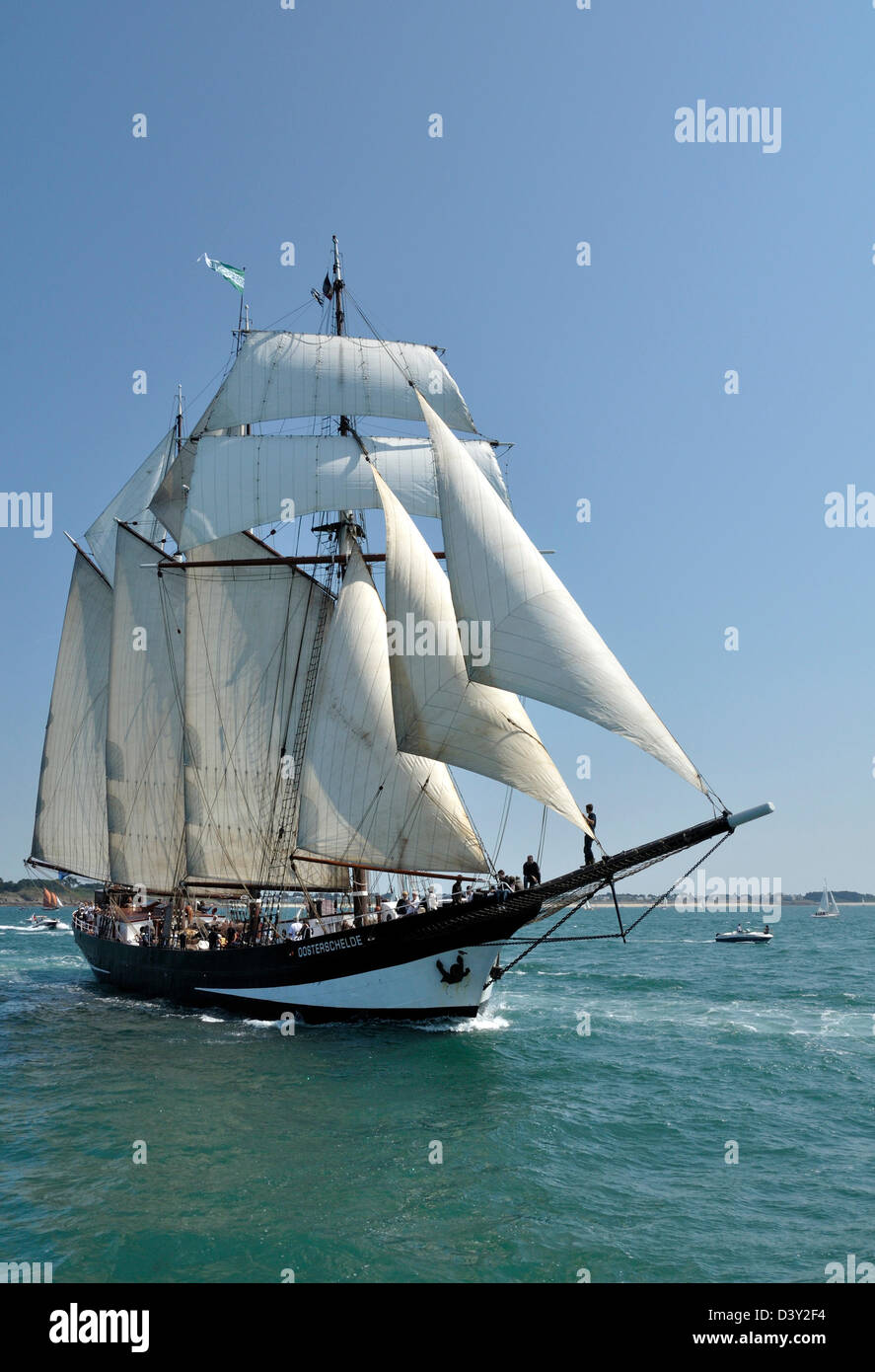 Three masted topsail schooner hi-res stock photography and images - Alamy