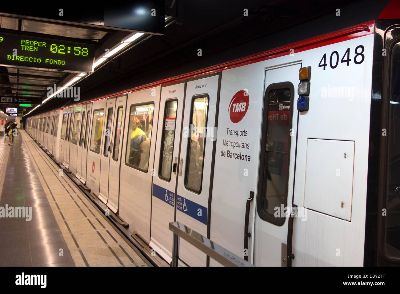 Train carriage at underground metro station platform in Barcelona ...