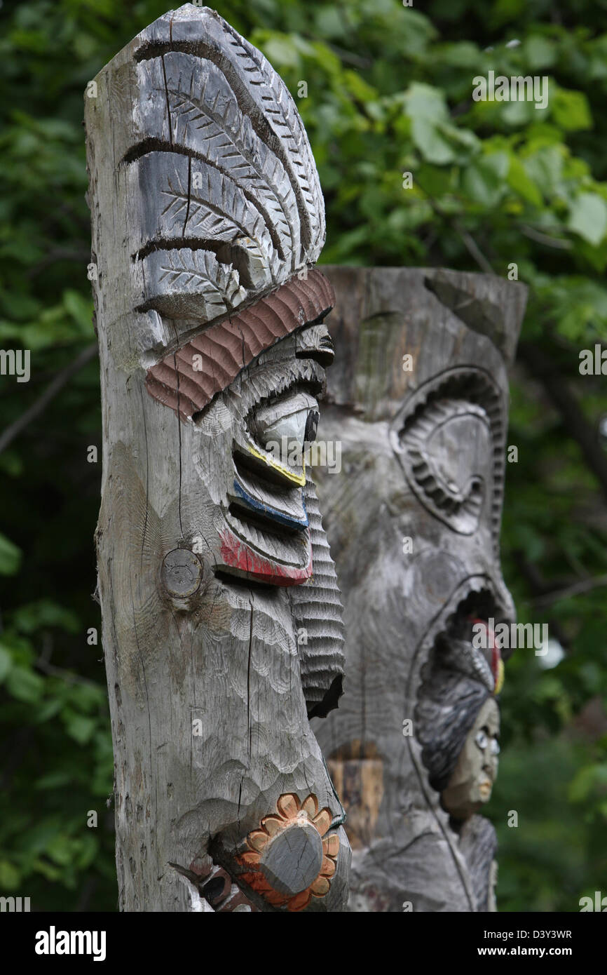 Northwest coast sculptures hi-res stock photography and images - Alamy