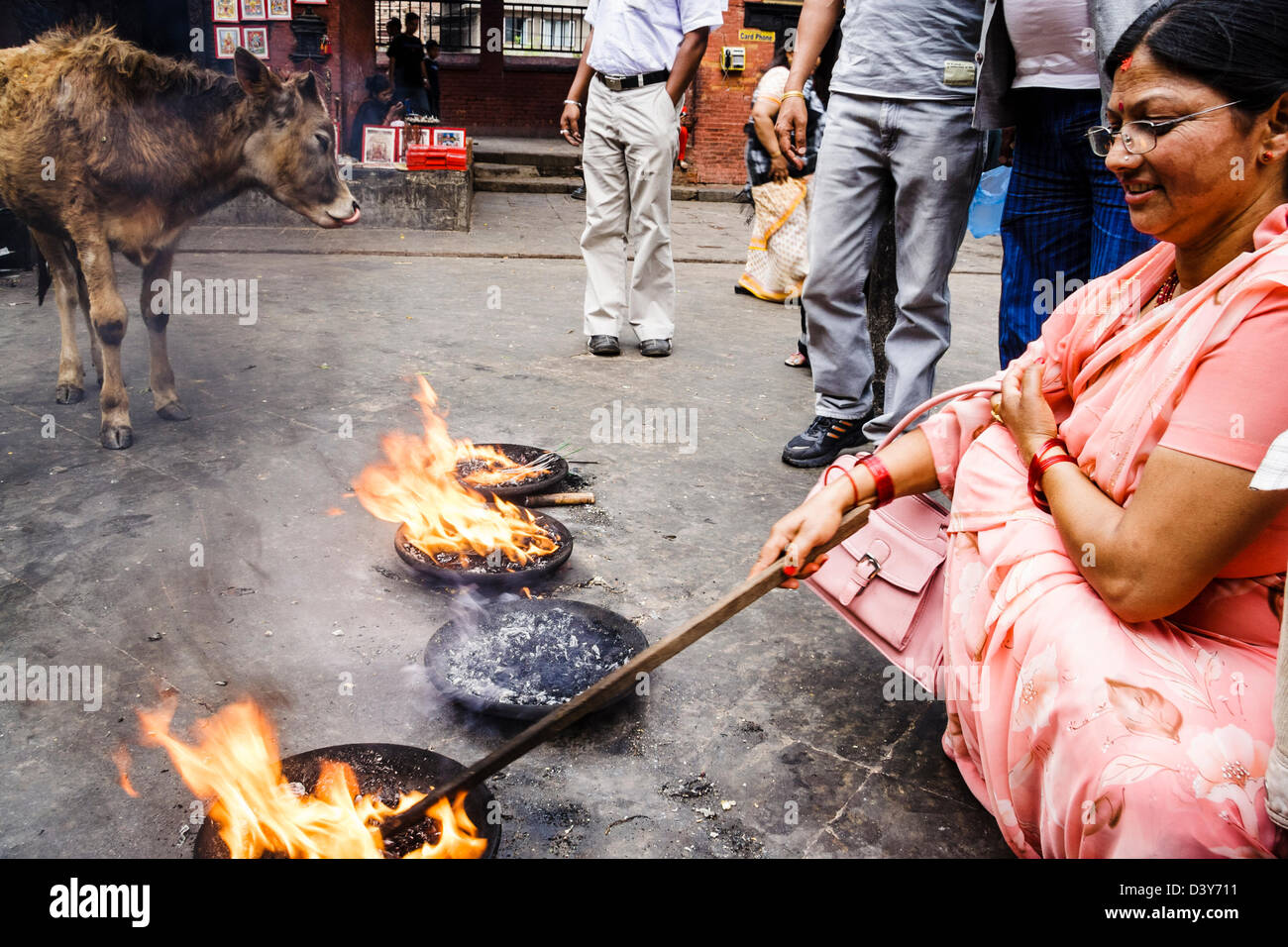 Yajna hi-res stock photography and images - Alamy