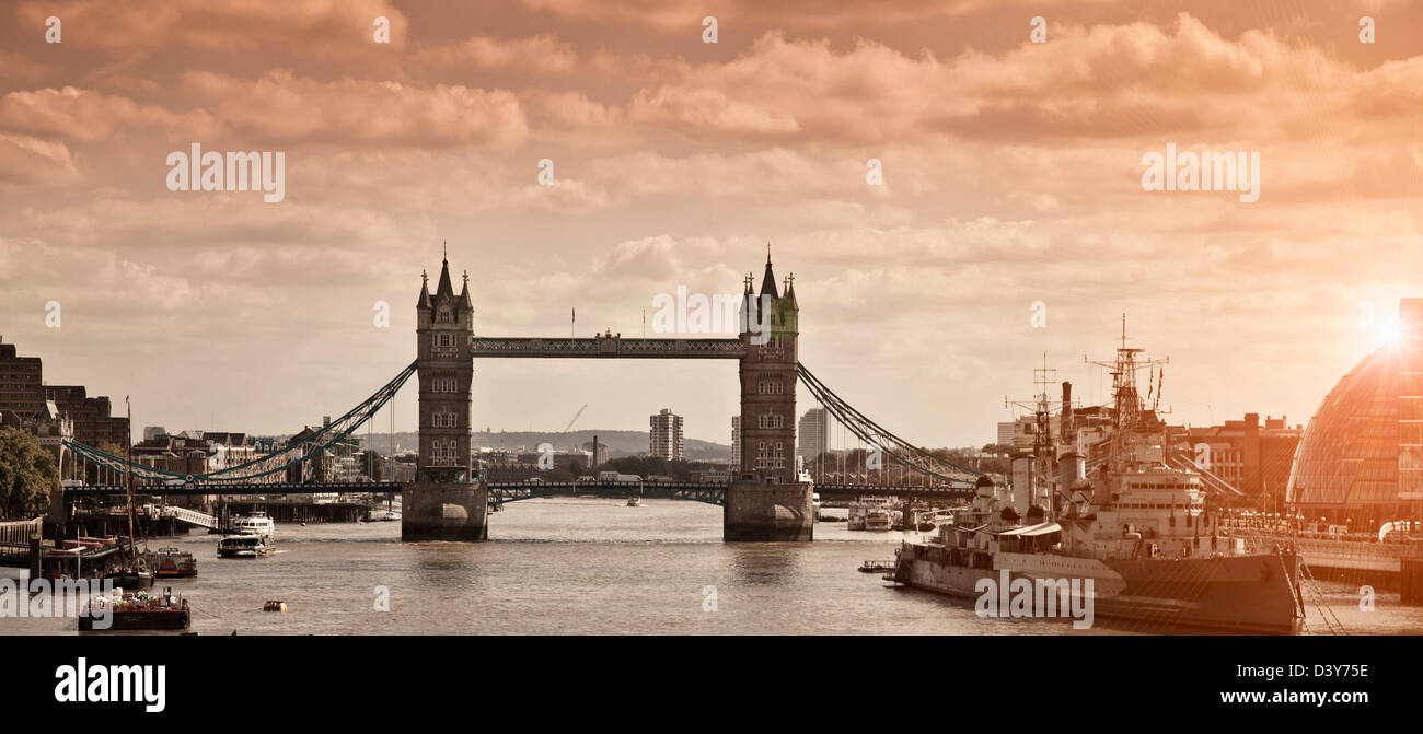Sunset over Tower Bridge Stock Photo - Alamy
