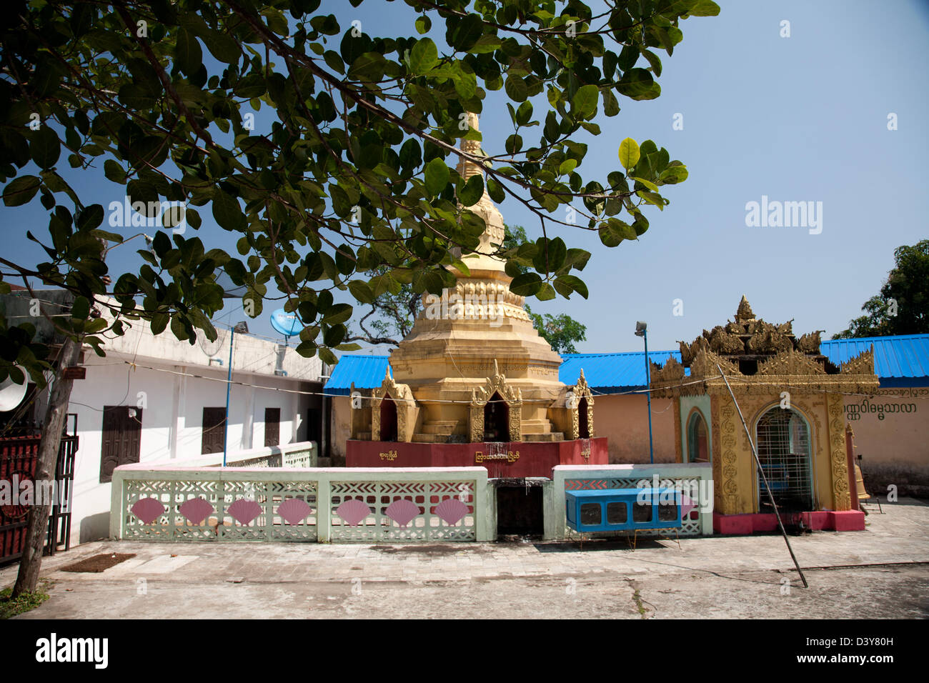 The small monastery on top of Mount Zwegabin, Hpa-An, Burma Stock Photo ...