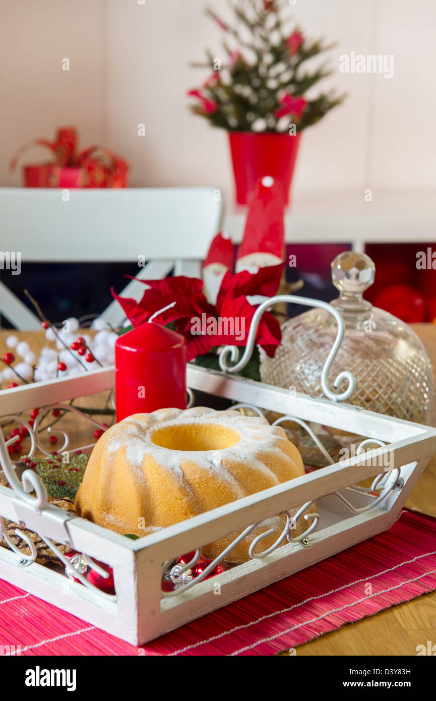 Turban cake hi-res stock photography and images - Alamy