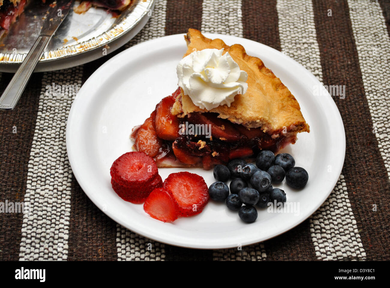 Berry fruit pie hi-res stock photography and images - Alamy